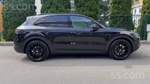 Melns Porsche Cayenne 2018 Rīga, ar dzinēja tilpumu 2.90 L un nobraukumu 127 tūkst. km par 49900 €, foto 18 vietnē AUTOMOTO.COM.LV