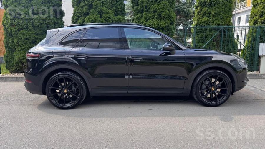 Melns Porsche Cayenne 2018 Rīga, ar dzinēja tilpumu 2.90 L un nobraukumu 127 tūkst. km par 49900 €, foto 18 vietnē AUTOMOTO.COM.LV