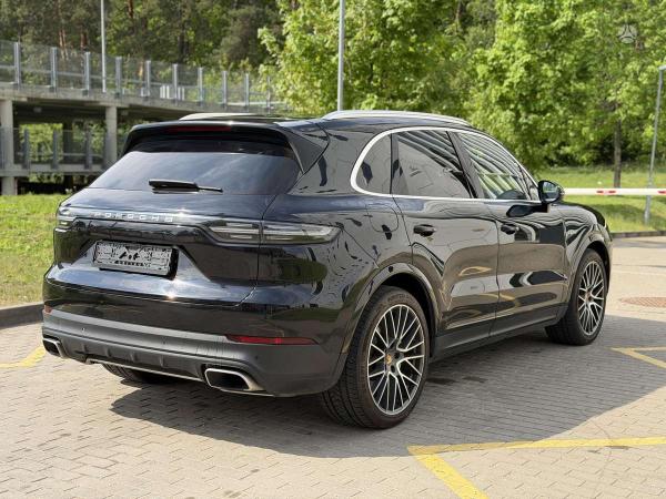Melns Porsche Cayenne 2018 Viļņa, ar dzinēja tilpumu 3.00 L un nobraukumu 180 tūkst. km par 40399 €, foto 4 vietnē AUTOMOTO.COM.LV