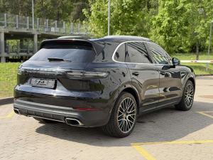 Melns Porsche Cayenne 2018 Viļņa, ar dzinēja tilpumu 3.00 L un nobraukumu 180 tūkst. km par 40399 €, foto 5 vietnē AUTOMOTO.COM.LV