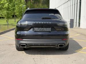 Melns Porsche Cayenne 2018 Viļņa, ar dzinēja tilpumu 3.00 L un nobraukumu 180 tūkst. km par 40399 €, foto 6 vietnē AUTOMOTO.COM.LV