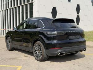 Melns Porsche Cayenne 2018 Viļņa, ar dzinēja tilpumu 3.00 L un nobraukumu 180 tūkst. km par 40399 €, foto 7 vietnē AUTOMOTO.COM.LV