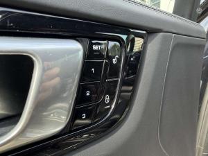 Melns Porsche Cayenne 2018 Viļņa, ar dzinēja tilpumu 3.00 L un nobraukumu 180 tūkst. km par 40399 €, foto 11 vietnē AUTOMOTO.COM.LV