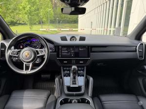 Melns Porsche Cayenne 2018 Viļņa, ar dzinēja tilpumu 3.00 L un nobraukumu 180 tūkst. km par 40399 €, foto 14 vietnē AUTOMOTO.COM.LV