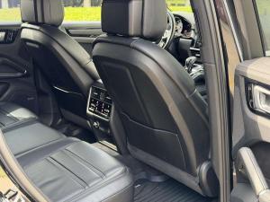 Melns Porsche Cayenne 2018 Viļņa, ar dzinēja tilpumu 3.00 L un nobraukumu 180 tūkst. km par 40399 €, foto 16 vietnē AUTOMOTO.COM.LV