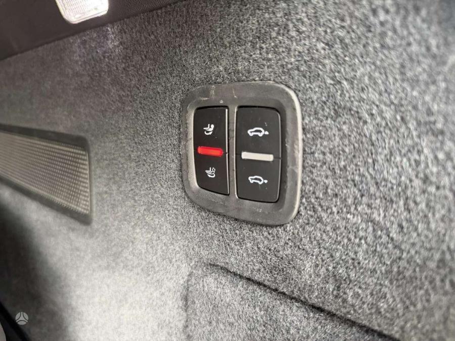 Melns Porsche Cayenne 2018 Viļņa, ar dzinēja tilpumu 3.00 L un nobraukumu 180 tūkst. km par 40399 €, foto 23 vietnē AUTOMOTO.COM.LV