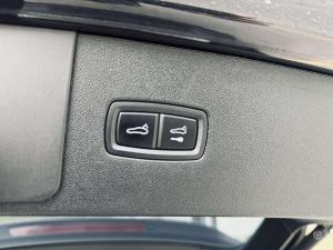 Melns Porsche Cayenne 2018 Viļņa, ar dzinēja tilpumu 3.00 L un nobraukumu 180 tūkst. km par 40399 €, foto 24 vietnē AUTOMOTO.COM.LV