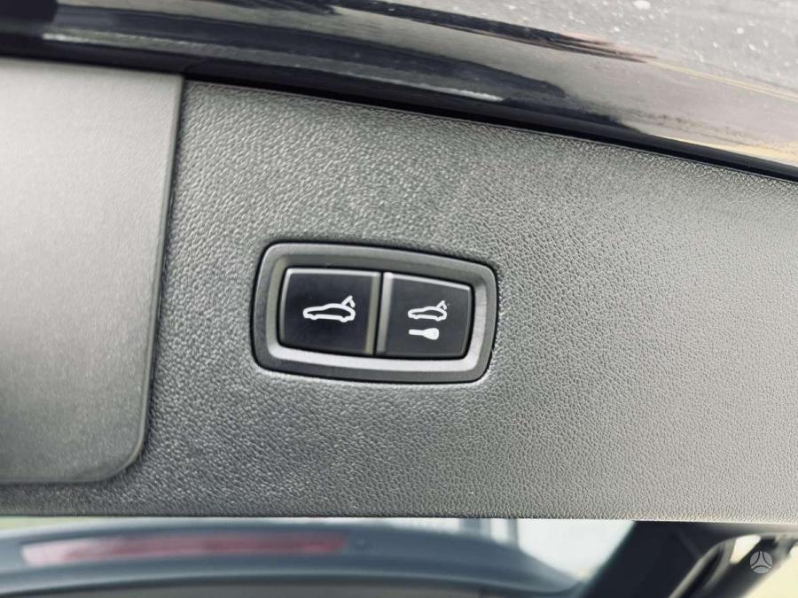 Melns Porsche Cayenne 2018 Viļņa, ar dzinēja tilpumu 3.00 L un nobraukumu 180 tūkst. km par 40399 €, foto 24 vietnē AUTOMOTO.COM.LV
