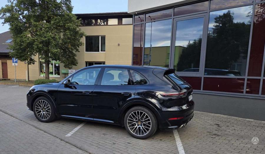Black Porsche Cayenne 2018 in Kaisiadorys, with an engine capacity of 2.89 L and mileage of 184 thousand km for 40000 €, photo 11 on AUTOMOTO.COM.LV