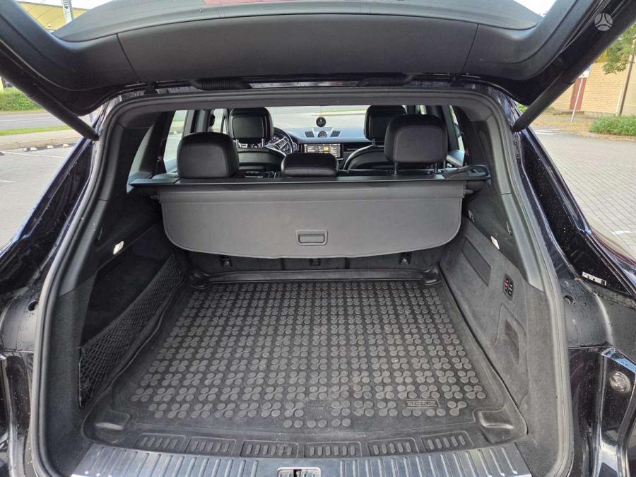 Black Porsche Cayenne 2018 in Kaisiadorys, with an engine capacity of 2.89 L and mileage of 184 thousand km for 40000 €, photo 14 on AUTOMOTO.COM.LV