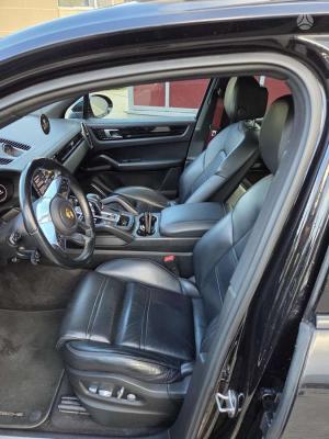 Black Porsche Cayenne 2018 in Kaisiadorys, with an engine capacity of 2.89 L and mileage of 184 thousand km for 40000 €, photo 17 on AUTOMOTO.COM.LV