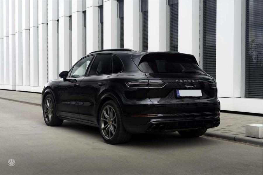 Melns Porsche Cayenne 2018 Viļņa, ar dzinēja tilpumu 2.89 L un nobraukumu 80 tūkst. km par 49500 €, foto 3 vietnē AUTOMOTO.COM.LV