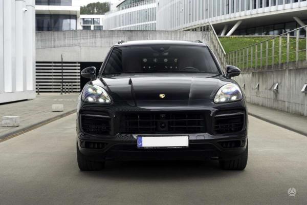 Black Porsche Cayenne 2018 in Vilnius, with an engine capacity of 2.89 L and mileage of 80 thousand km for 49500 €, photo 7 on AUTOMOTO.COM.LV
