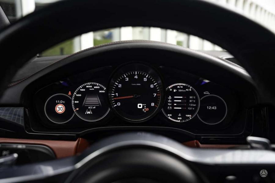 Melns Porsche Cayenne 2018 Viļņa, ar dzinēja tilpumu 2.89 L un nobraukumu 80 tūkst. km par 49500 €, foto 25 vietnē AUTOMOTO.COM.LV