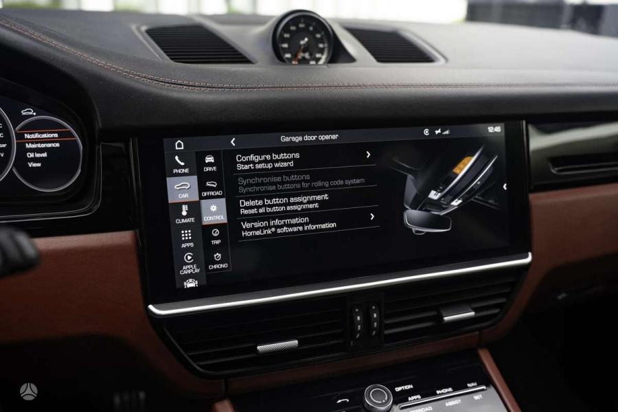 Melns Porsche Cayenne 2018 Viļņa, ar dzinēja tilpumu 2.89 L un nobraukumu 80 tūkst. km par 49500 €, foto 26 vietnē AUTOMOTO.COM.LV