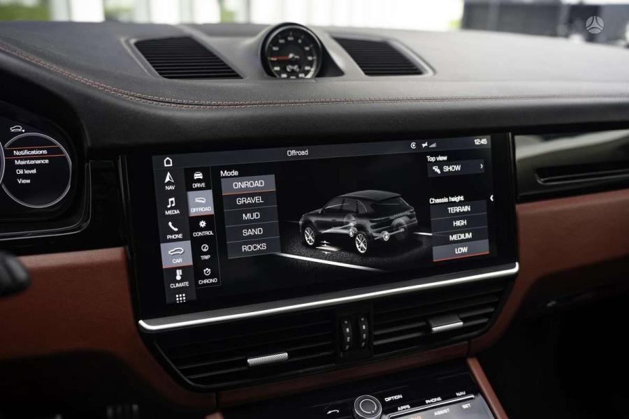 Melns Porsche Cayenne 2018 Viļņa, ar dzinēja tilpumu 2.89 L un nobraukumu 80 tūkst. km par 49500 €, foto 28 vietnē AUTOMOTO.COM.LV