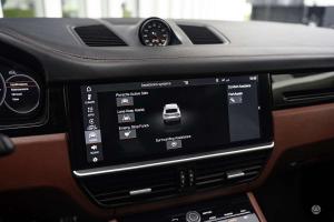 Melns Porsche Cayenne 2018 Viļņa, ar dzinēja tilpumu 2.89 L un nobraukumu 80 tūkst. km par 49500 €, foto 30 vietnē AUTOMOTO.COM.LV