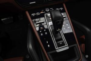 Melns Porsche Cayenne 2018 Viļņa, ar dzinēja tilpumu 2.89 L un nobraukumu 80 tūkst. km par 49500 €, foto 33 vietnē AUTOMOTO.COM.LV