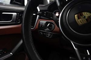 Melns Porsche Cayenne 2018 Viļņa, ar dzinēja tilpumu 2.89 L un nobraukumu 80 tūkst. km par 49500 €, foto 35 vietnē AUTOMOTO.COM.LV
