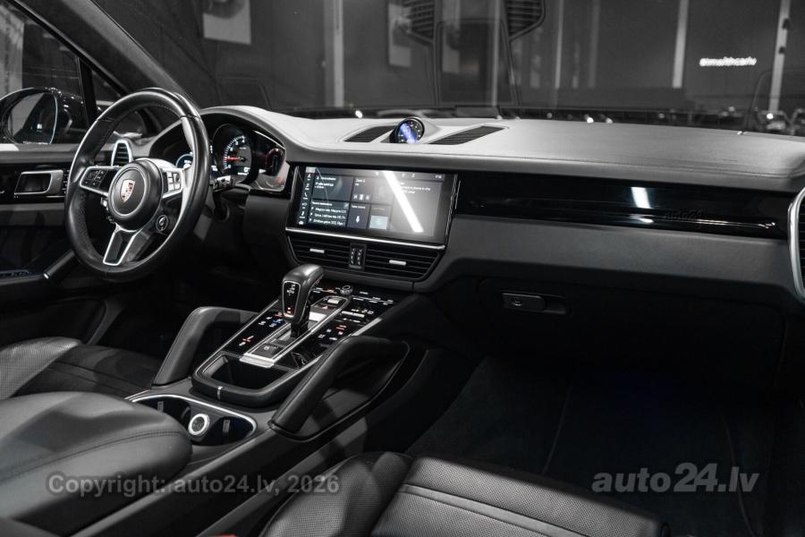 Melns Porsche Cayenne 2018 Rīga, ar dzinēja tilpumu 2.90 L un nobraukumu 112 tūkst. km par 46000 €, foto 12 vietnē AUTOMOTO.COM.LV