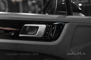 Melns Porsche Cayenne 2018 Rīga, ar dzinēja tilpumu 2.90 L un nobraukumu 112 tūkst. km par 46000 €, foto 16 vietnē AUTOMOTO.COM.LV