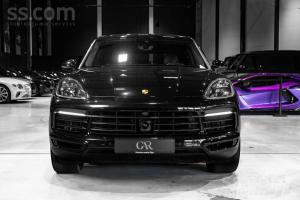 Black Porsche Cayenne 2018 in Riga, with an engine capacity of 2.90 L and mileage of 112 thousand km for 46000 €, photo 3 on AUTOMOTO.COM.LV