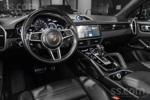 Black Porsche Cayenne 2018 in Riga, with an engine capacity of 2.90 L and mileage of 112 thousand km for 46000 €, photo 10 on AUTOMOTO.COM.LV