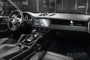 Black Porsche Cayenne 2018 in Riga, with an engine capacity of 2.90 L and mileage of 112 thousand km for 46000 €, photo 12 on AUTOMOTO.COM.LV