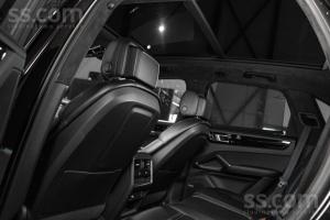 Black Porsche Cayenne 2018 in Riga, with an engine capacity of 2.90 L and mileage of 112 thousand km for 46000 €, photo 13 on AUTOMOTO.COM.LV
