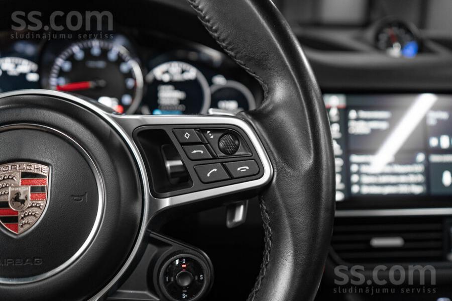 Black Porsche Cayenne 2018 in Riga, with an engine capacity of 2.90 L and mileage of 112 thousand km for 46000 €, photo 23 on AUTOMOTO.COM.LV