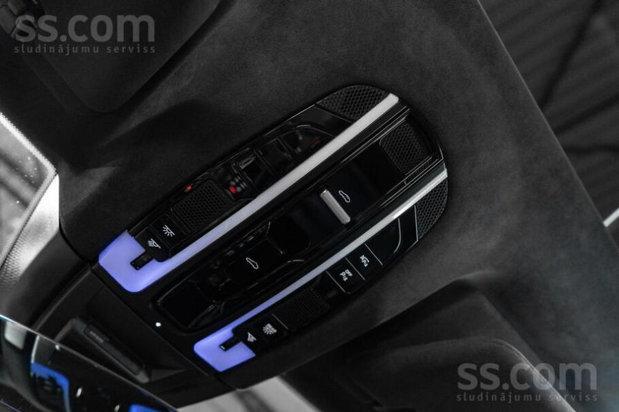 Black Porsche Cayenne 2018 in Riga, with an engine capacity of 2.90 L and mileage of 112 thousand km for 46000 €, photo 24 on AUTOMOTO.COM.LV