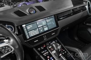 Black Porsche Cayenne 2018 in Riga, with an engine capacity of 2.90 L and mileage of 112 thousand km for 46000 €, photo 25 on AUTOMOTO.COM.LV