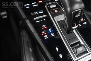 Black Porsche Cayenne 2018 in Riga, with an engine capacity of 2.90 L and mileage of 112 thousand km for 46000 €, photo 28 on AUTOMOTO.COM.LV