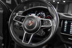 Black Porsche Cayenne 2018 in Riga, with an engine capacity of 2.89 L and mileage of 112 thousand km for 46000 €, photo 22 on AUTOMOTO.COM.LV