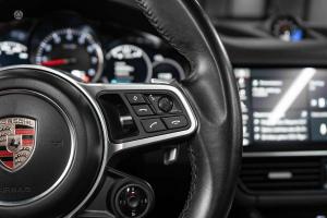 Black Porsche Cayenne 2018 in Riga, with an engine capacity of 2.89 L and mileage of 112 thousand km for 46000 €, photo 24 on AUTOMOTO.COM.LV