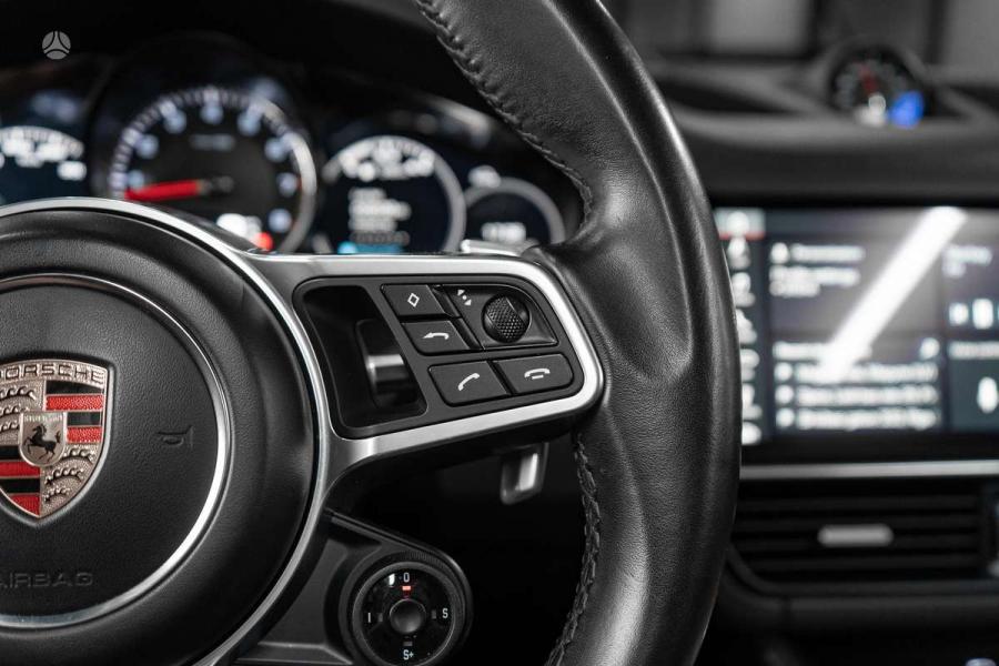 Black Porsche Cayenne 2018 in Riga, with an engine capacity of 2.89 L and mileage of 112 thousand km for 46000 €, photo 24 on AUTOMOTO.COM.LV
