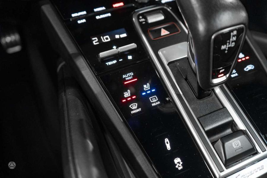 Black Porsche Cayenne 2018 in Riga, with an engine capacity of 2.89 L and mileage of 112 thousand km for 46000 €, photo 29 on AUTOMOTO.COM.LV