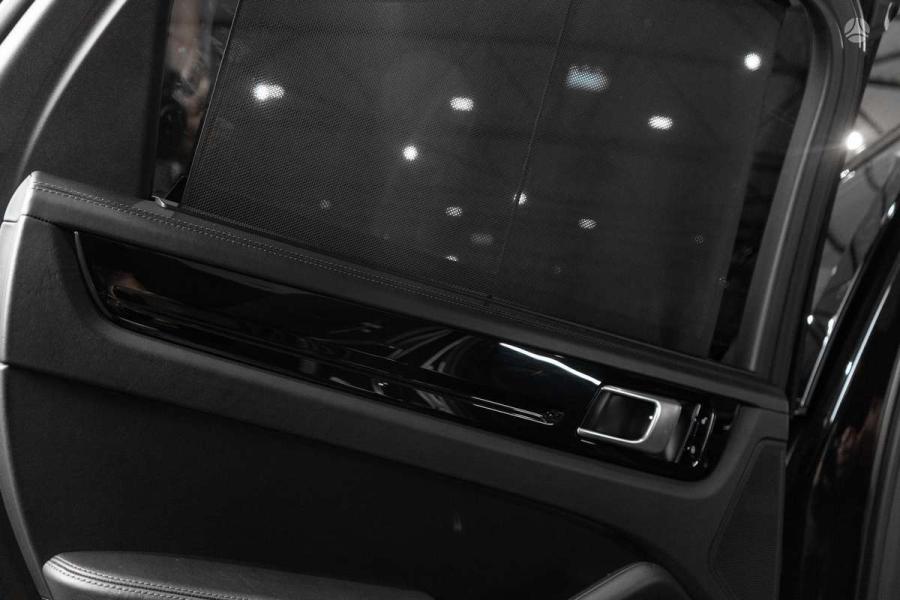 Black Porsche Cayenne 2018 in Riga, with an engine capacity of 2.89 L and mileage of 112 thousand km for 46000 €, photo 31 on AUTOMOTO.COM.LV