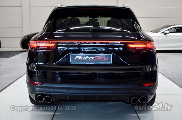 Black Porsche Cayenne 2018 in Tallinn, with an engine capacity of 2.90 L and mileage of 63 thousand km for 54500 €, photo 7 on AUTOMOTO.COM.LV