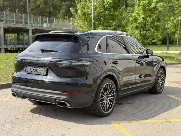 Melns Porsche Cayenne 2018 Viļņa, ar dzinēja tilpumu 3.00 L un nobraukumu 180 tūkst. km par 39999 €, foto 5 vietnē AUTOMOTO.COM.LV