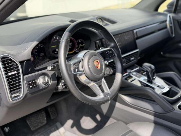 Melns Porsche Cayenne 2018 Viļņa, ar dzinēja tilpumu 3.00 L un nobraukumu 180 tūkst. km par 39999 €, foto 8 vietnē AUTOMOTO.COM.LV