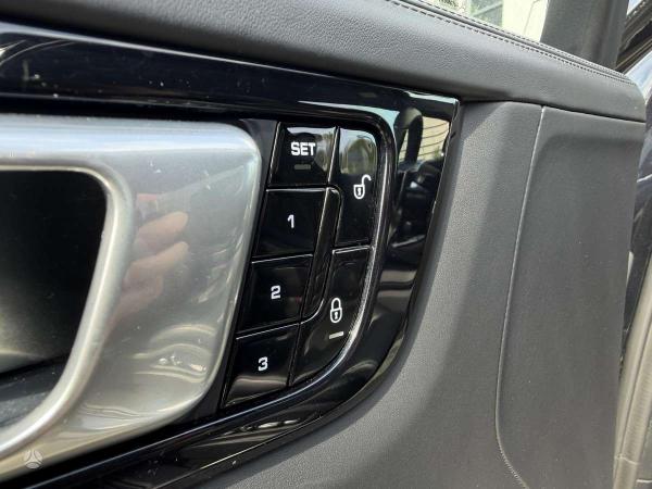 Melns Porsche Cayenne 2018 Viļņa, ar dzinēja tilpumu 3.00 L un nobraukumu 180 tūkst. km par 39999 €, foto 11 vietnē AUTOMOTO.COM.LV