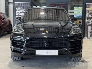 Черный Порше Каен 2018 в Рига, объемом двигателя 2.90 л и пробегом 128 тыс. км за 45990 €, фото 3 на AUTOMOTO.COM.LV