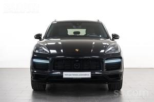 Black Porsche Cayenne 2019 in Riga, with an engine capacity of 4.00 L and mileage of 117 thousand km for 59900 €, photo 3 on AUTOMOTO.COM.LV