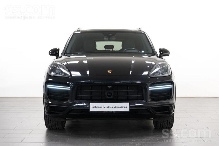 Black Porsche Cayenne 2019 in Riga, with an engine capacity of 4.00 L and mileage of 117 thousand km for 59900 €, photo 3 on AUTOMOTO.COM.LV