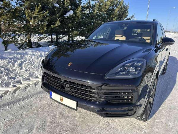 Melns Porsche Cayenne 2019 Klaipėda, ar dzinēja tilpumu 2.90 L un nobraukumu 112 tūkst. km par 46000 €, foto 2 vietnē AUTOMOTO.COM.LV