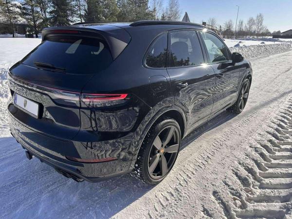Melns Porsche Cayenne 2019 Klaipėda, ar dzinēja tilpumu 2.90 L un nobraukumu 112 tūkst. km par 46000 €, foto 8 vietnē AUTOMOTO.COM.LV