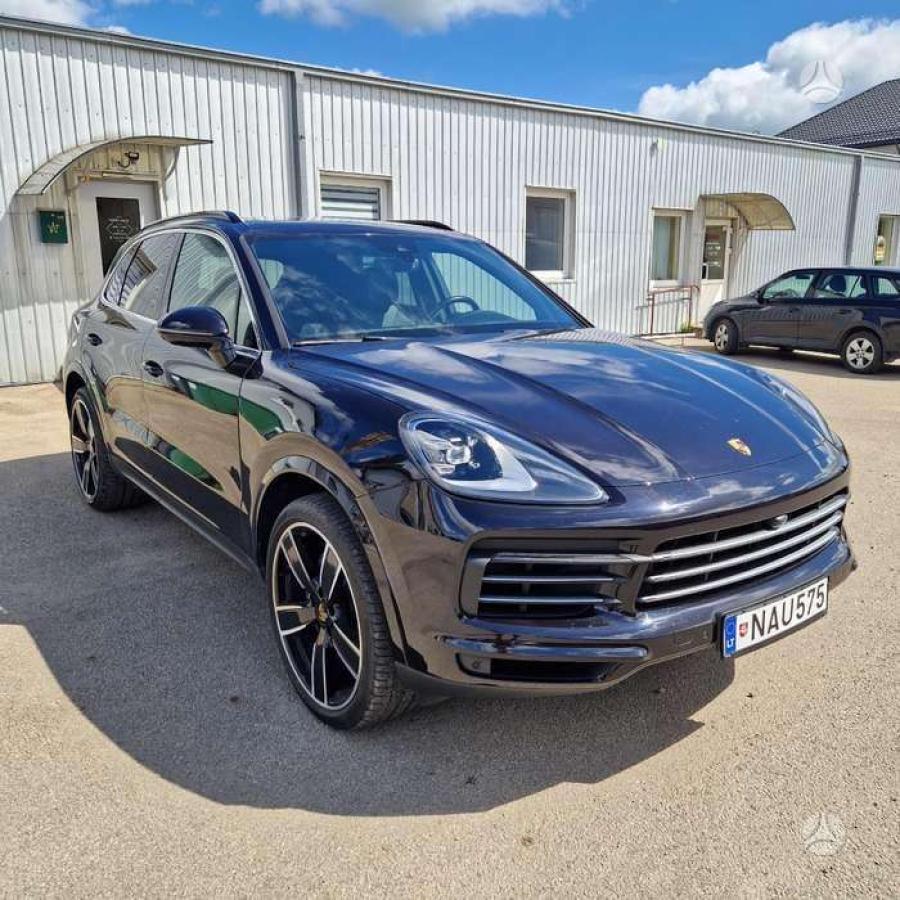 Melns Porsche Cayenne 2019 Tauragė, ar dzinēja tilpumu 3.00 L un nobraukumu 8 tūkst. km par 54000 €, foto 1 vietnē AUTOMOTO.COM.LV