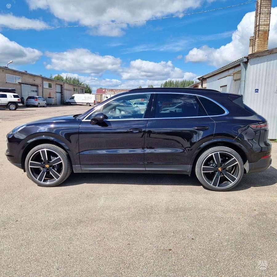 Melns Porsche Cayenne 2019 Tauragė, ar dzinēja tilpumu 3.00 L un nobraukumu 8 tūkst. km par 54000 €, foto 4 vietnē AUTOMOTO.COM.LV