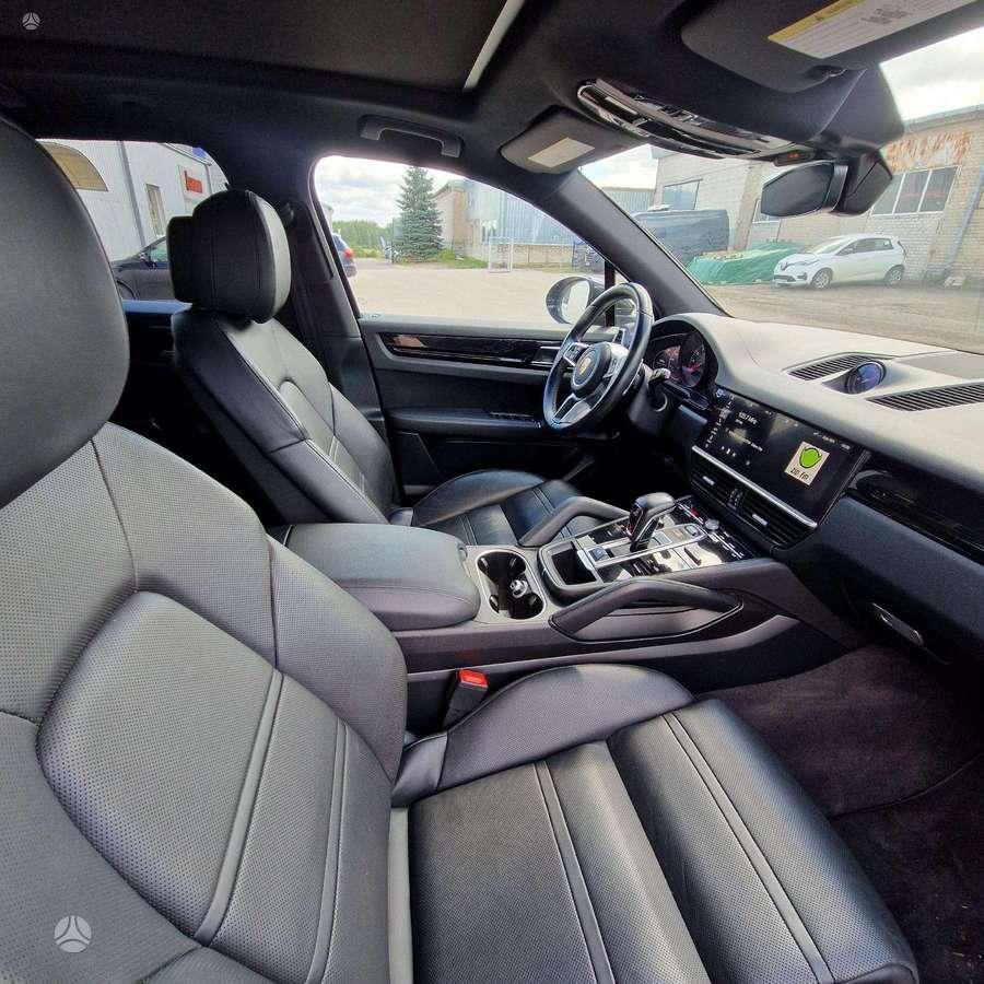 Melns Porsche Cayenne 2019 Tauragė, ar dzinēja tilpumu 3.00 L un nobraukumu 8 tūkst. km par 54000 €, foto 8 vietnē AUTOMOTO.COM.LV